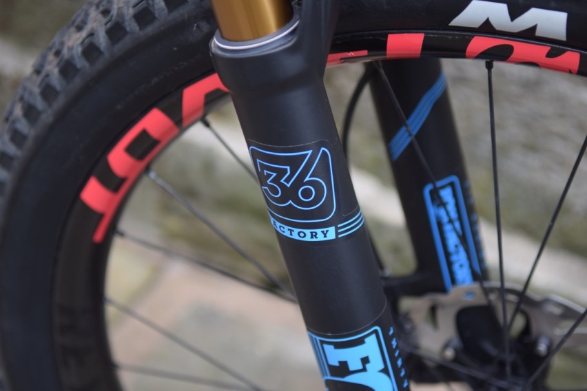 First Look: Pivot Switchblade – Singletrack World Magazine