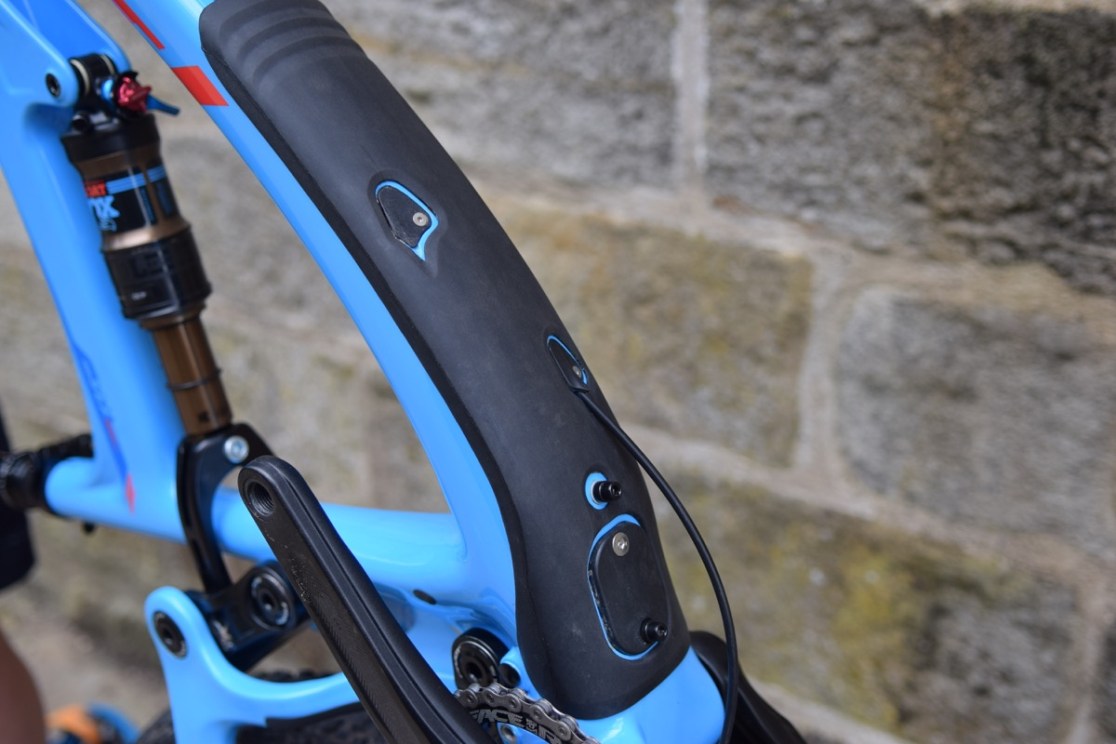 First Look: Pivot Switchblade – Singletrack World Magazine
