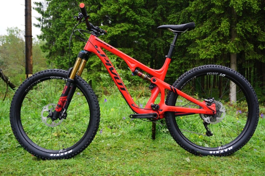 First Look: Pivot Mach 5.5 Carbon – Singletrack World Magazine