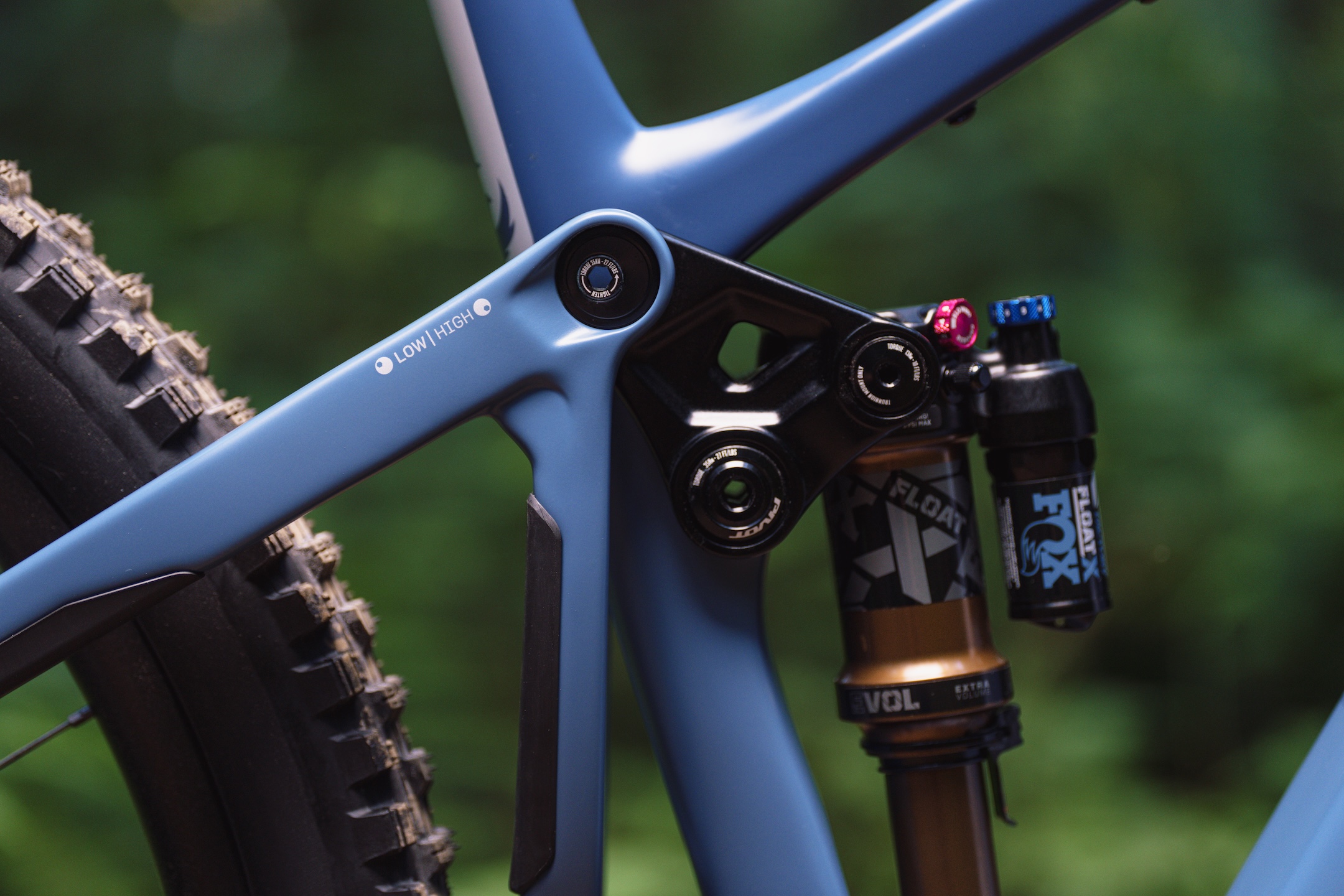 Quick look at new Pivot Shuttle AM – Singletrack World Magazine