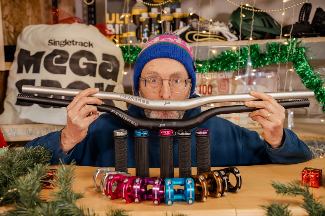 MegaSack Day 13: Win this Pembree Gravity Cockpit System worth £240 ...